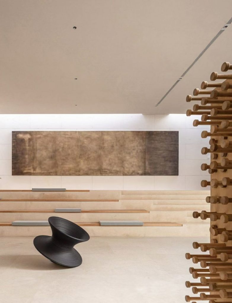 Spun Chair – Theory of Living