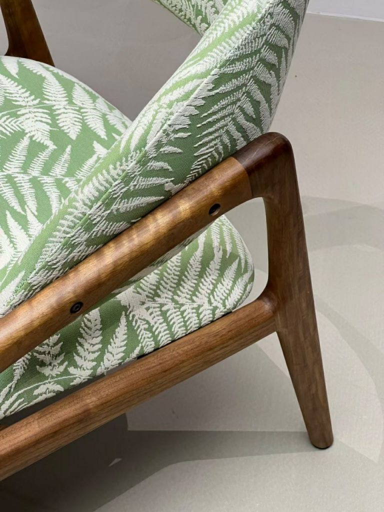 Jenny Chair – Theory of Living